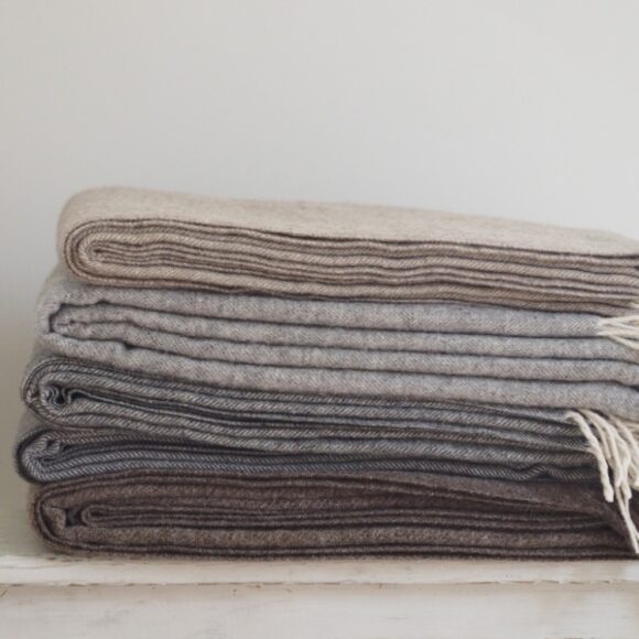 Wollen plaid in zes kleuren - shop bij Pick your Favourites